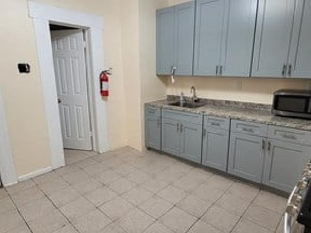 272 littleton Avenue 1 Bedroom, 1 Bathroom