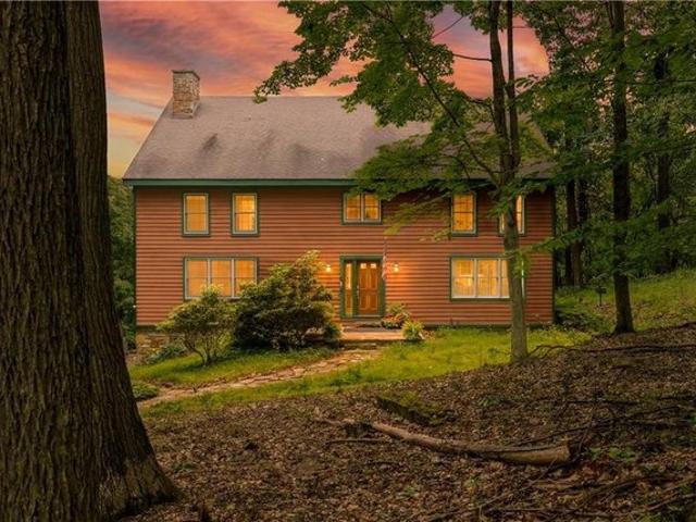 272 Mountain View Rd, Acme, PA 15610