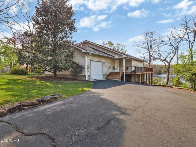 272 N Lake Tr