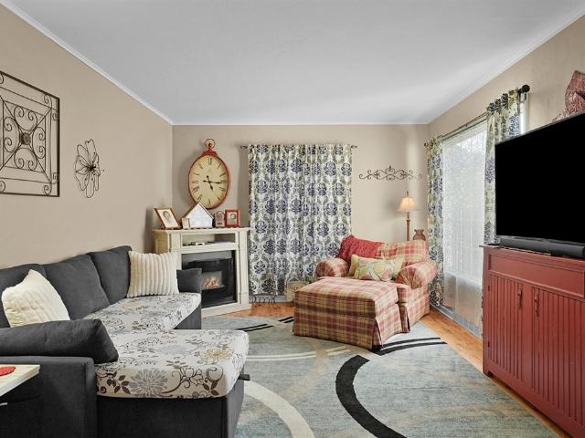 272 W 23rd Street