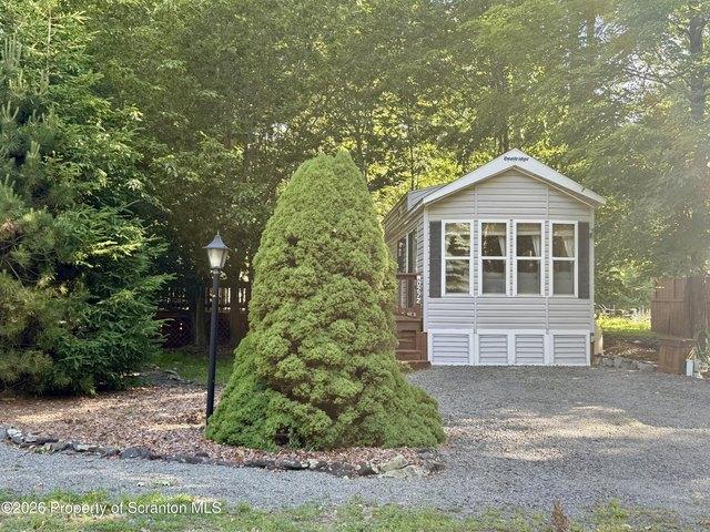 272 Tamarack Trl, Covington Township, PA 18424
