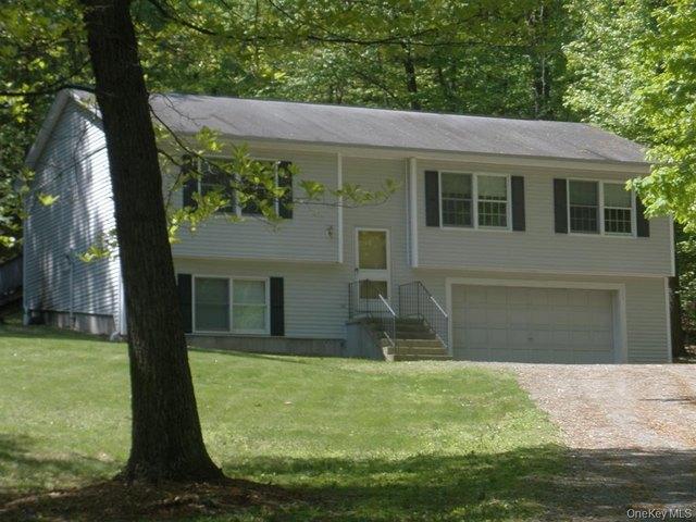 272 Van Wyck Lake Rd, Fishkill, NY 12524