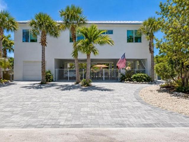 27344 Saint Lucie Ln, Ramrod Key, FL 33042