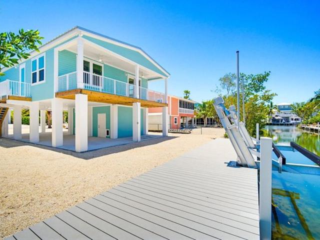 27345 Barbuda Ln, Ramrod Key, FL 33042