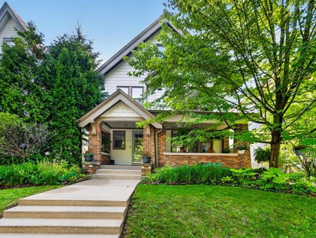 2734 N Farwell Ave, Milwaukee, WI 53211