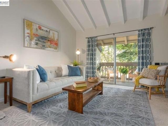 2734 Oak Rd, Walnut Creek, CA 94597