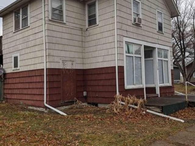 2734 Bridge Ave, Davenport, IA 52803