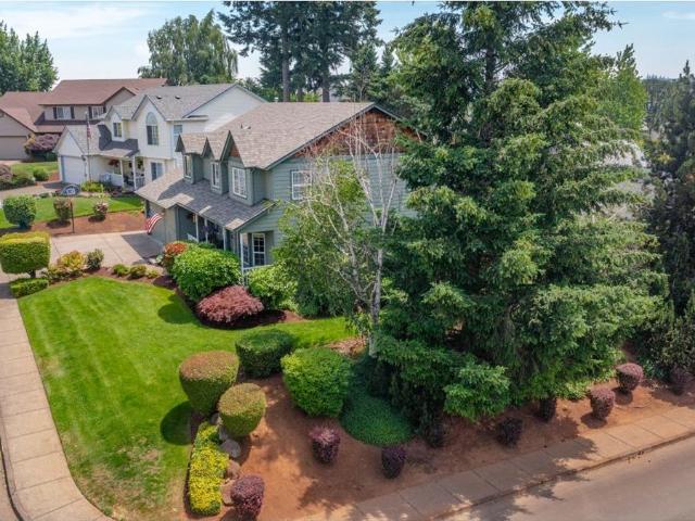 2734 cindercone ct se
