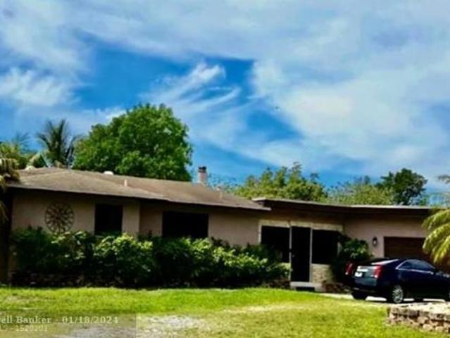 2734 Pierce St, Hollywood, FL 33020