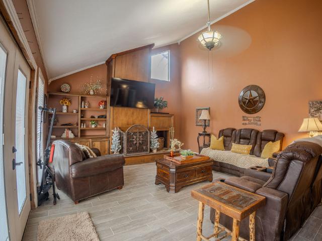2735 Sandy Cir, College Station, TX 77845 | MLS #26000