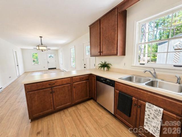 2736 Miranda Road