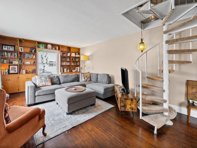 2736 Nelson Dr