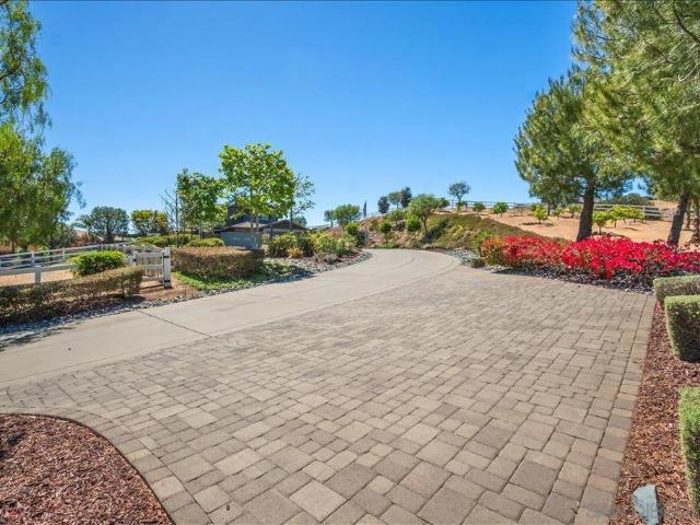 2736 Ortega Rd