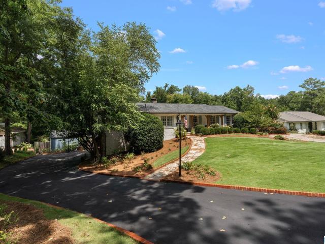 2736 Cherokee Road