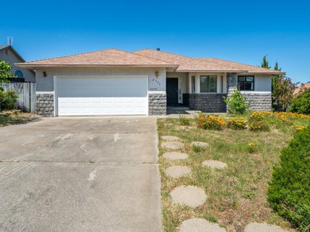 2736 Crystal Tree Dr, Redding, CA 96001