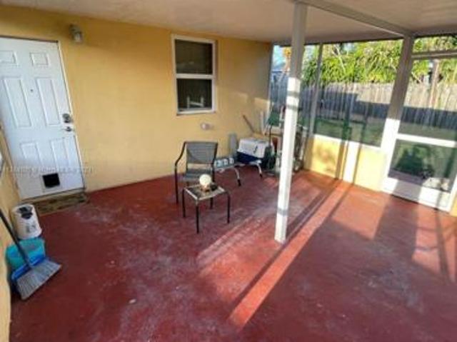 2736 Dewey St #A, Hollywood, FL 33020