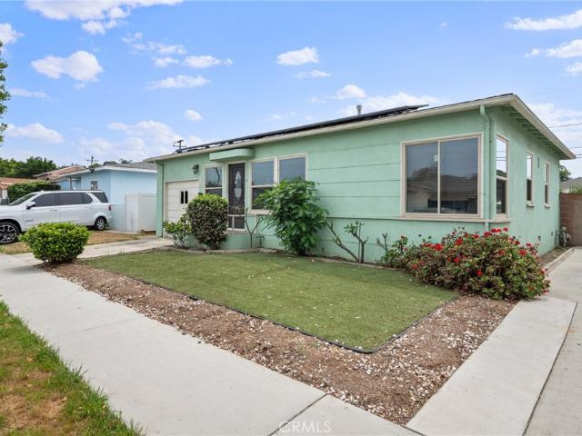 2736 E Jackson