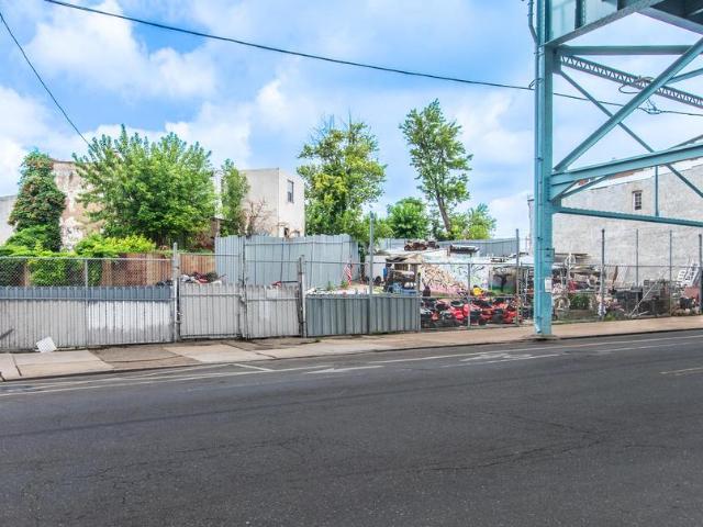2736 Kensington Avenue