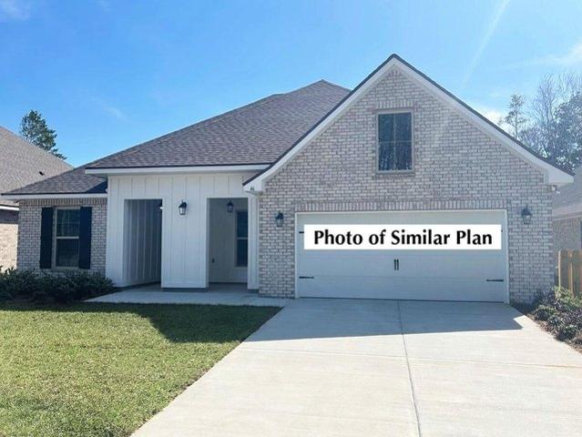2736 Louis Cir, Crestview, FL 32536