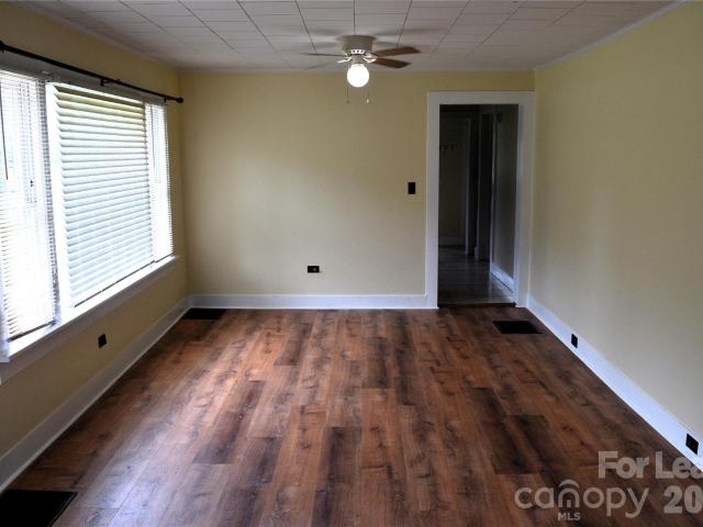 2736 Peachtree Road