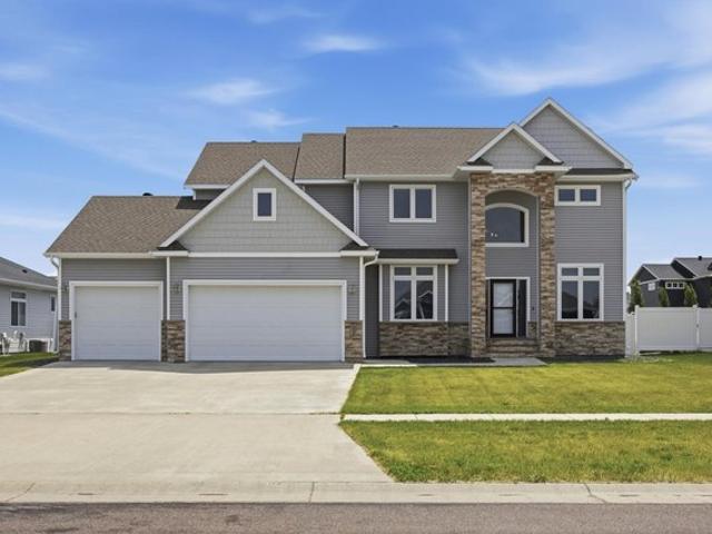 2736 70th Ave S, Fargo, ND 58104