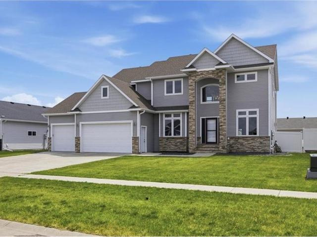 2736 70th Ave S, Fargo, ND 58104