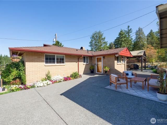 273702 Highway 101, Sequim, WA