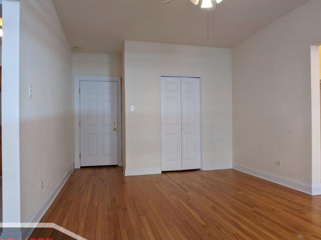 2737 N Spaulding Avenue # 220