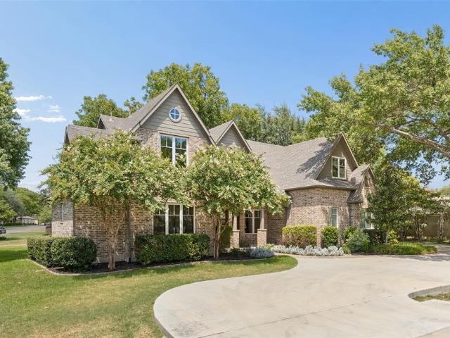 2737 Farmers Branch Lane