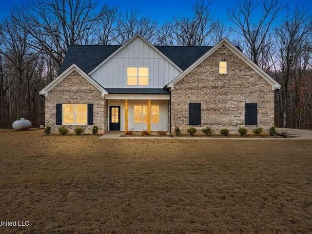 2737 Highwoods Dr, Byhalia, MS 38611