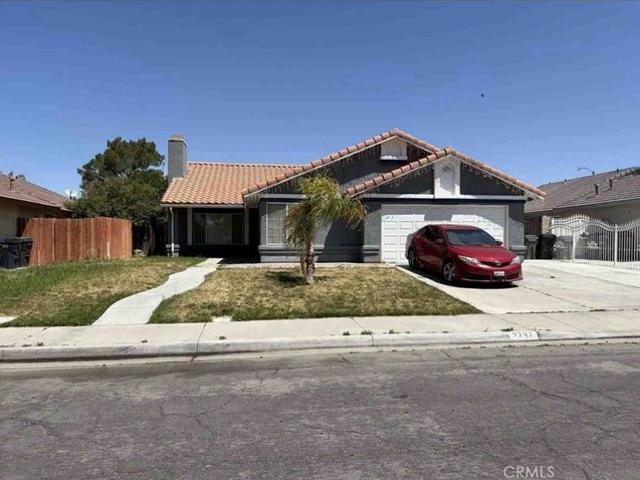 2737 LA Vida Dr, Lancaster, CA 93535