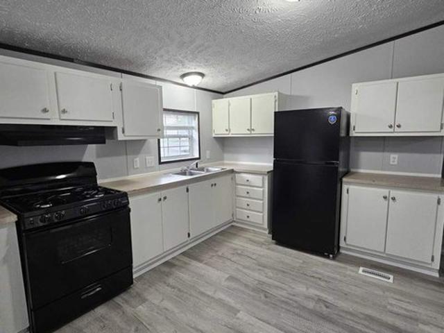 2737 W Washington Center Rd Lot 80, Fort Wayne, IN 46818
