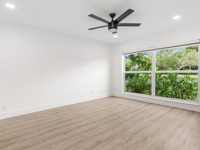 2737 Zorno Way, Delray Beach, FL 33445