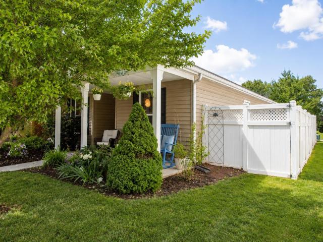 2738 Margesson Crossing