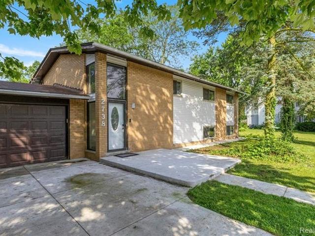 2738 Berry Dr, Bloomfield Hills, MI 48304