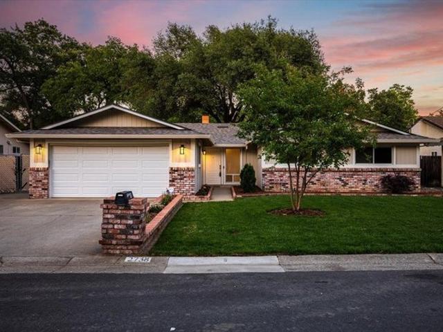 2738 California Ave, Carmichael, CA 95608