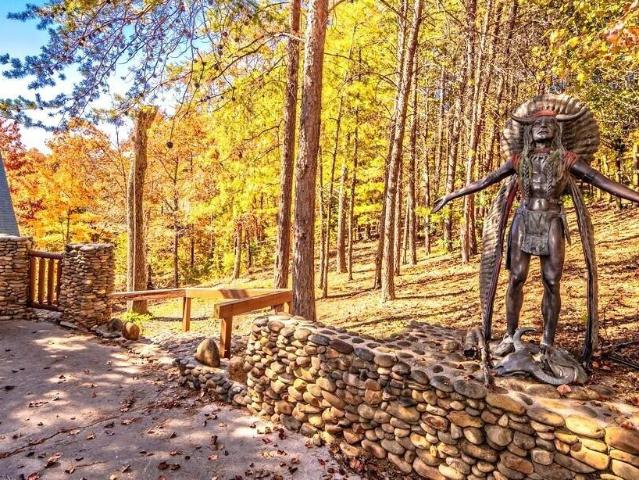 2738 Cats Paw Lane