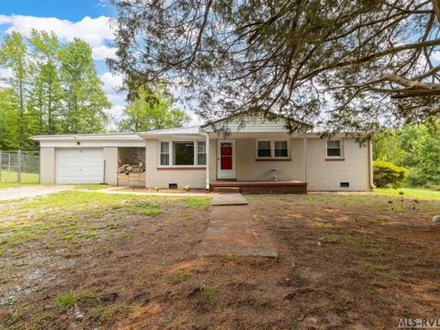 2738 Greentown Dr, Lawrenceville, VA 23868