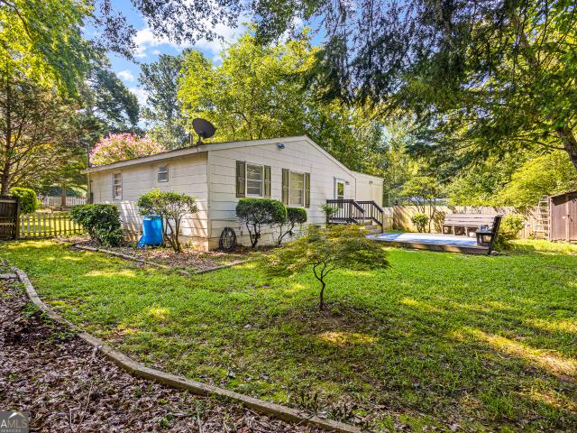 2738 S Bamby Lane NE