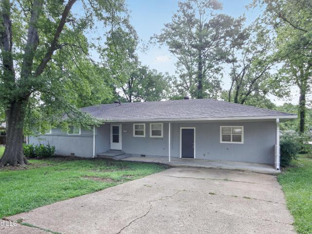 2738 Woodside Drive