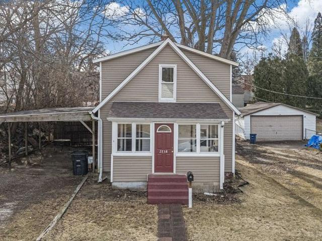 2738 11th Avenue C, Moline, IL 61265