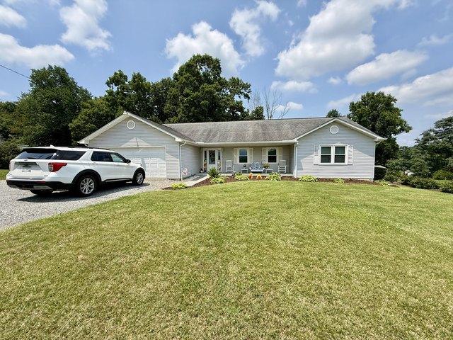 2739 Ballard Red Sulphur Pkwy, Peterstown, WV 24963