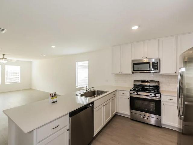 2739 Bronte Boulevard