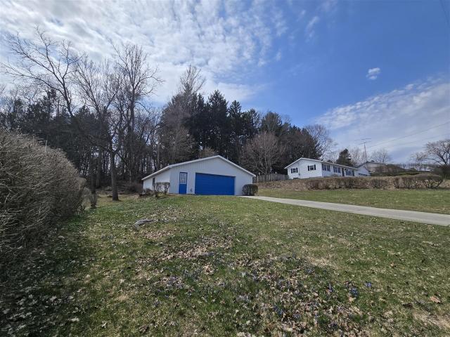 2739 Hillcrest Drive