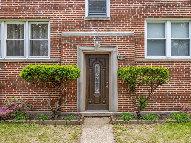 2739 W Summerdale Avenue # 2W