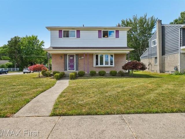 27309 Pierce St, Southfield, MI 48076
