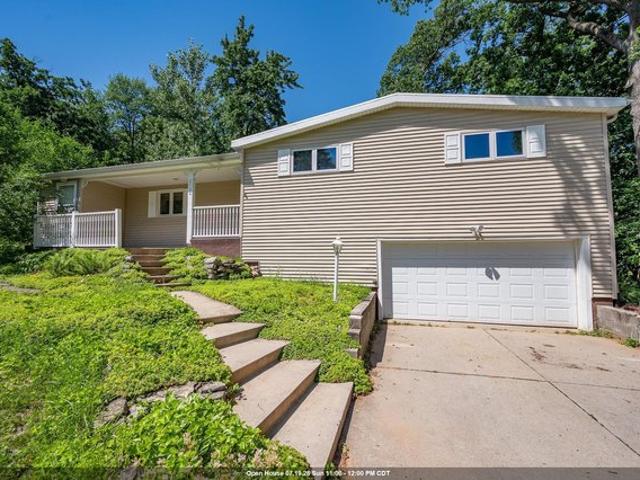 2730 Oakwood Dr, Green Bay, WI 54304