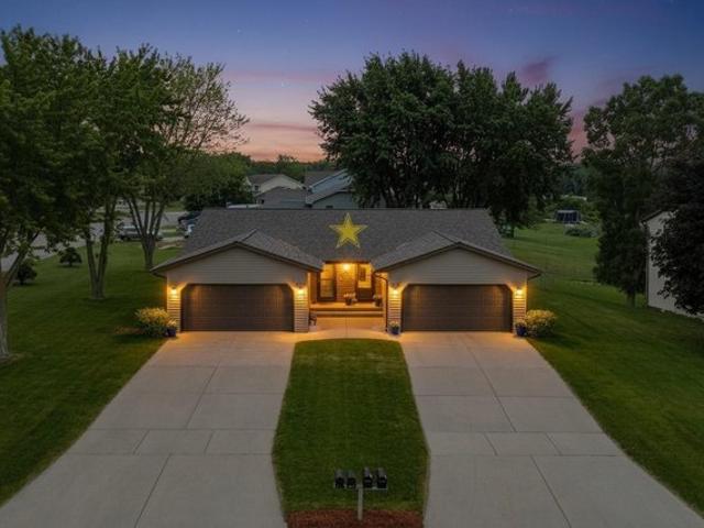 2730 Aquarius Rd, Green Bay, WI 54311