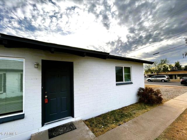 2730 e willetta street