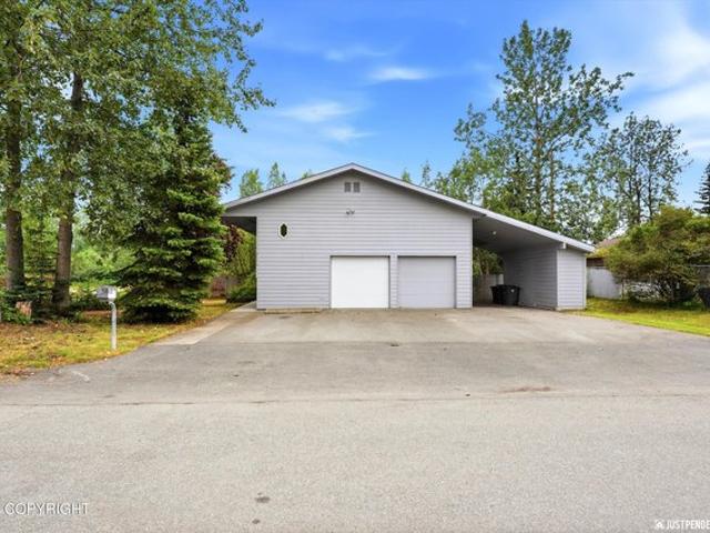 2730 Glacier St, Anchorage, AK 99508